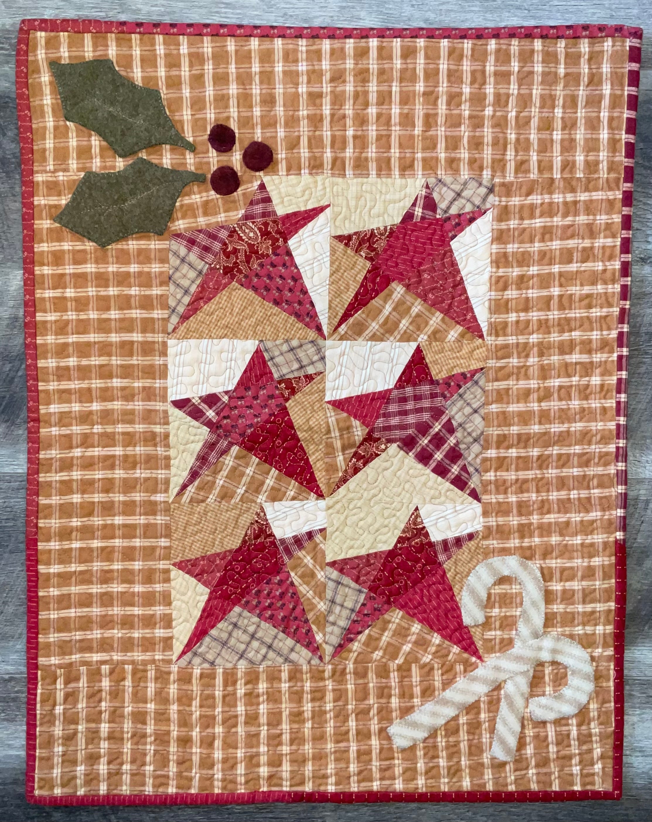 Star Canes & Holly Primitive Pattern – Woolen Willow Designs